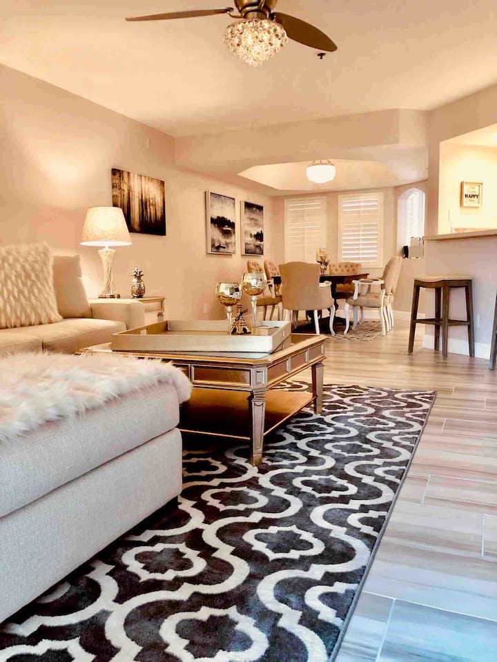 Glam! Remodel Gorgeous Condo Biltmore| Walk To All - Phoenix, AZ