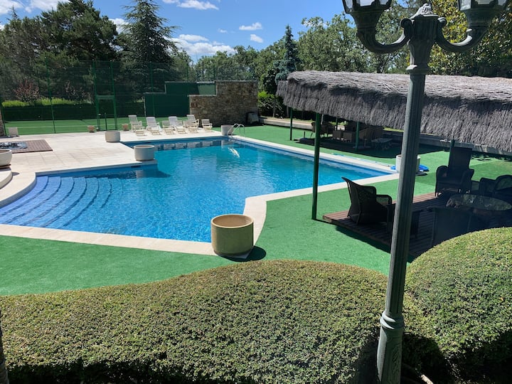 Magnífica Villa Con Piscina Privada 20 Personas - Rascafría