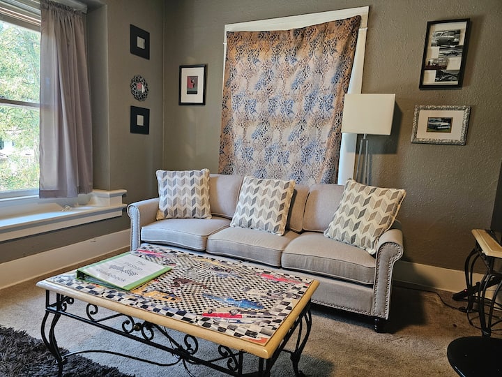 The Pitstop - 2bdrm, 4 Guests, Private Bath - Portland, OR