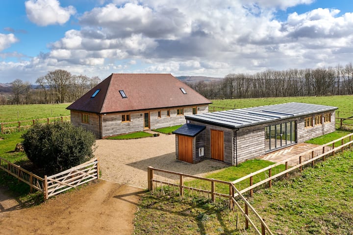 Sussex Stable Conversion With Stunning Views - Petersfield