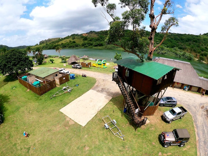 2 Bedroom Treehouse At The Pont Holiday Resort - Port Edward