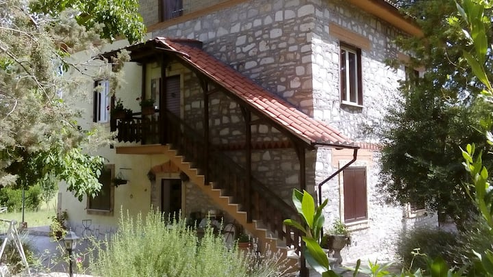 Casale Delle Ginestre. - Tivoli