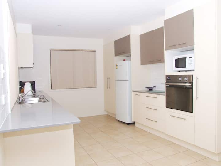 Superb Surf Beach Townhouse (For 6) With Wifi - Mossy Point