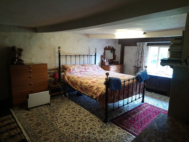 The Wood (Early 17th Century Timbered Farmhouse) - Oswestry