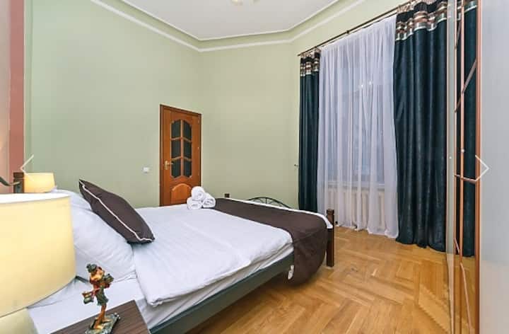 Amazing 3 Bedroom, Center, Guliver, Khreschatyk,k4 - Kyiv