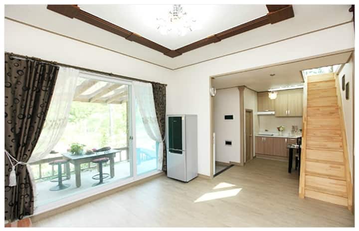 Forest Pension  (Room Number 2) - 江陵