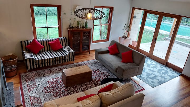 Spacious 3-bedroom Home In Quiet, Leafy Bergvliet - Kapstadt