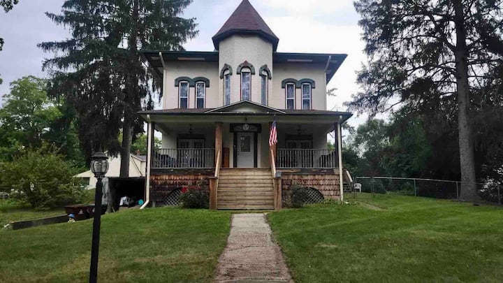 Cedar Hill Manor - Albion, MI