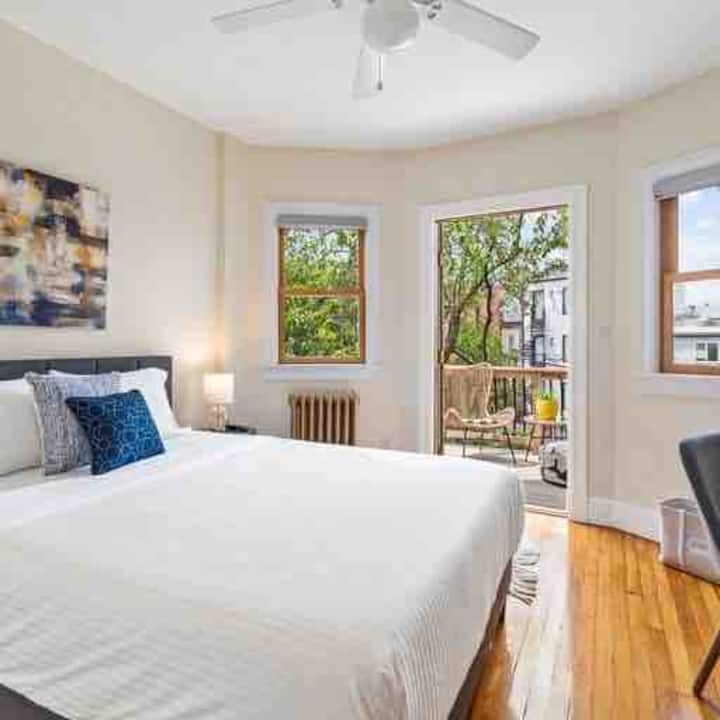 Spacious 4br House In The Heart Of The City - Washington, DC