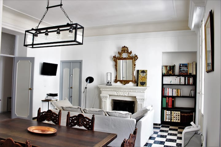 Proche Gare, Bel Apt Renové, 2 Chambres, Parking - Nice