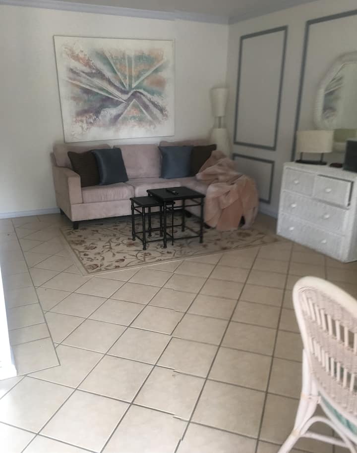 15 - Studio Suite With Kitchen - Palm Springs, CA
