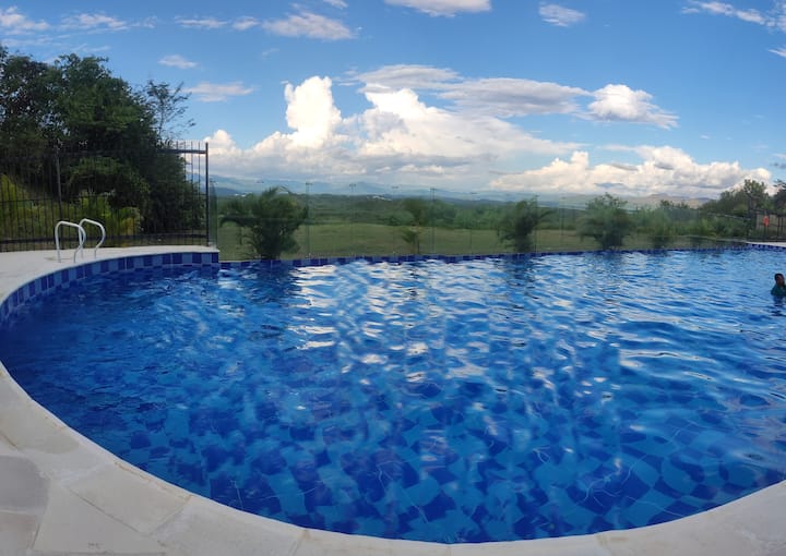 Lujoso Y Cómodo Apto Con Jacuzzi Privado - Girardot