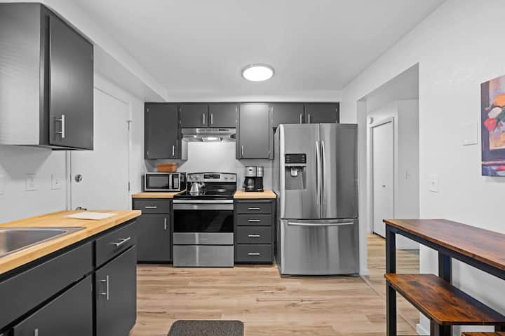 King Bed/quiet/kadlec & Pnnl/off-street Parking - Richland, WA