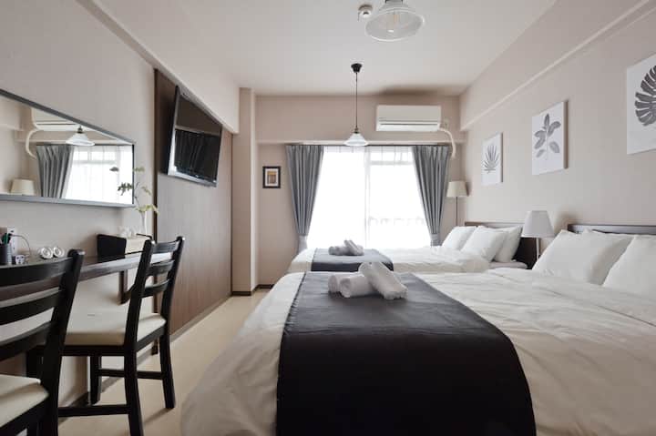 Shinosaka 8min Walk Deluxe/freeluggagedropping4pax - Osaka, Japan
