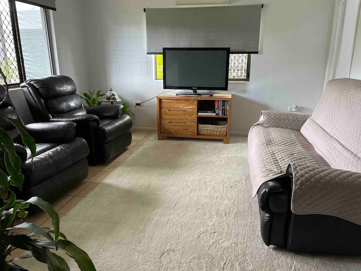 Sunbird House - A Cheerful 3 Broom House With Pool - Cairns