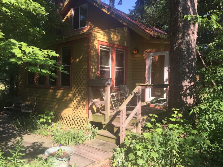 Charming Ghent Getaway, Minutes From Hudson! - Ghent, NY