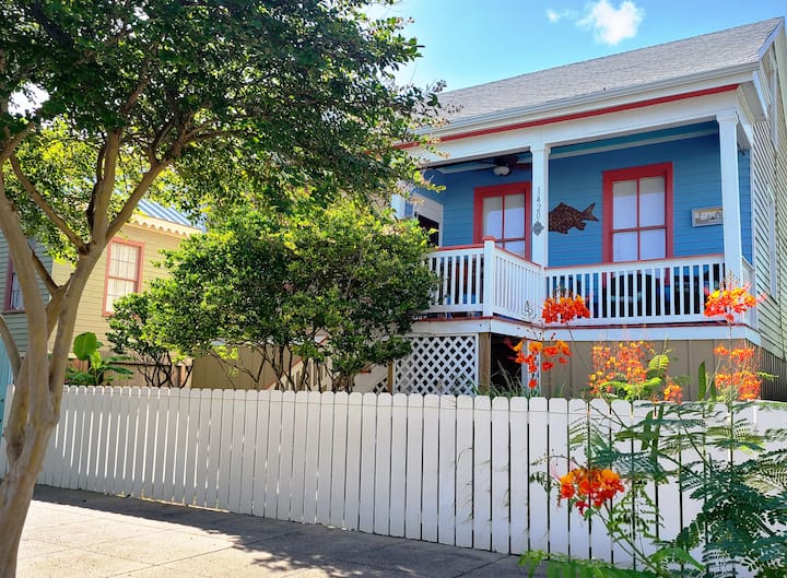 Galveston Cottage 
East End 1900 Storm Survivor - Texas City, TX