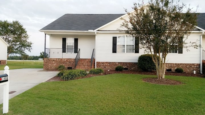 Home On The Golf Course (Greenville) Travel Nurses - Greenville, NC