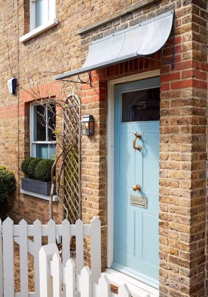 Village Centre Victorian Cottage - Dorking