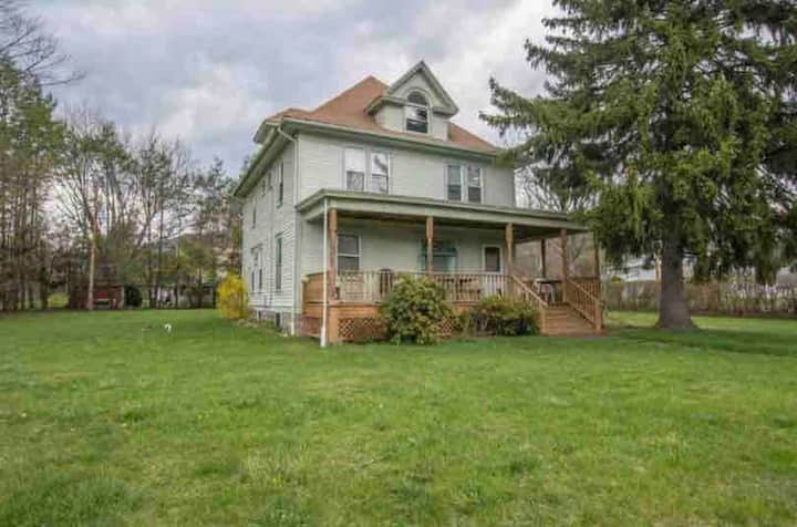 Ashokan Rail Trail Inn - Woodstock, NY