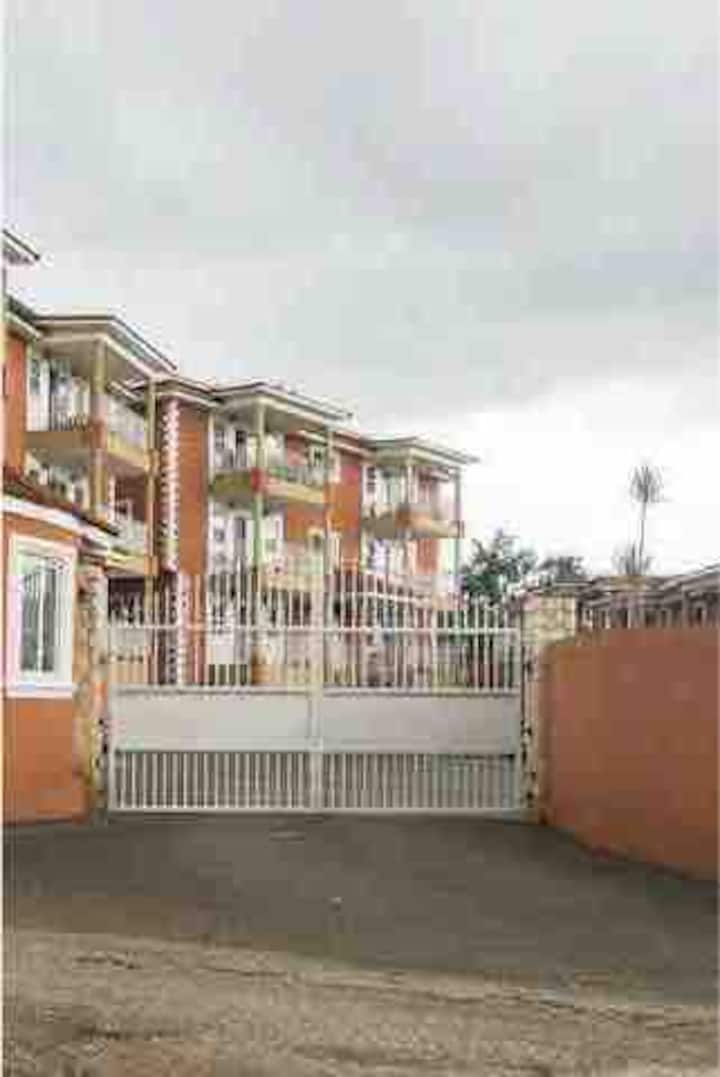 Orchard Country Club Apartment With Pool ! - Kingston, Jamaica