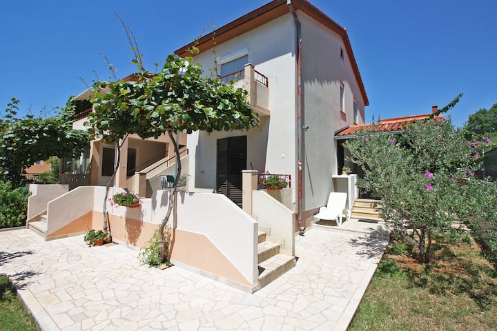 Quiet Area With Garden ( 2+1 ) - Fažana