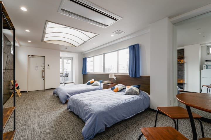 Just 1min Walk To Dotonbori/ 15secs Doton Plaza - Umeda