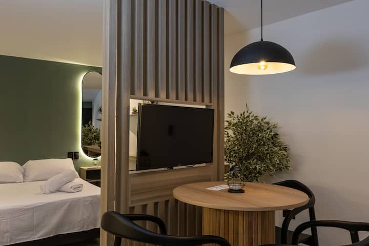 Cómodo Apartamento En Los Colores - Medellín