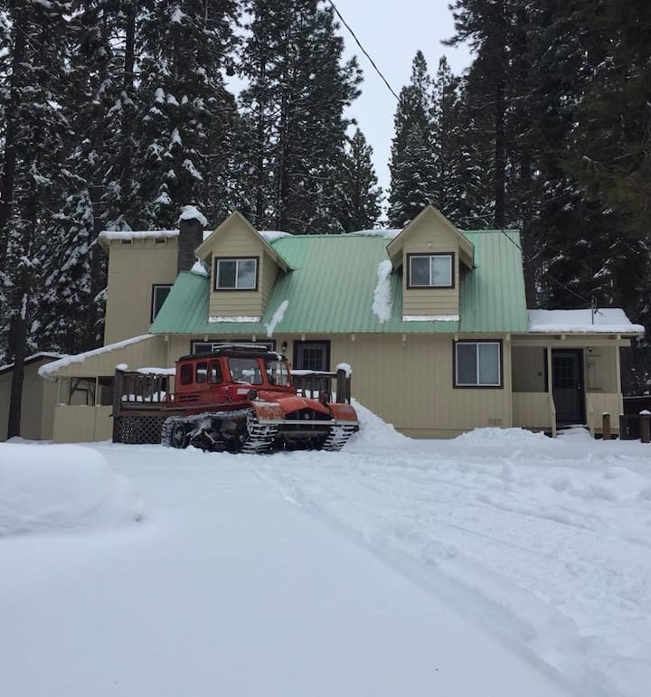 Patriotic Cabin 
2 Upstairs Bedrooms And Bath - Lake Almanor, CA