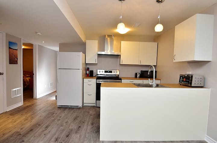Room La1 In Kanata High Tech Centre (Min 30 N) - Ottawa