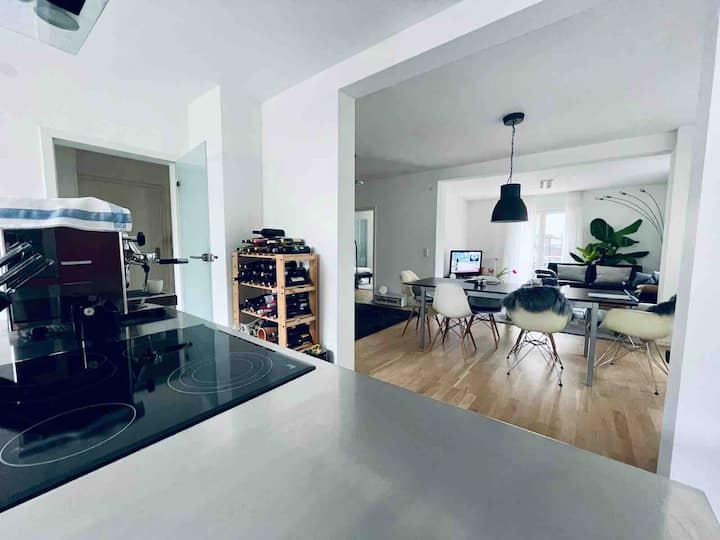 Schönes, Helles Gästezimmer, Balkon/garten - Stuttgart