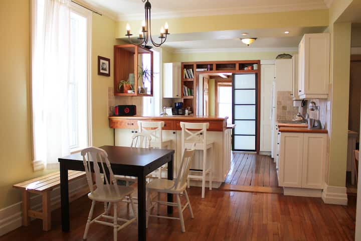 Boho-chic 1bd In Heart Of Hintonburg|wifi|parking - Ottawa