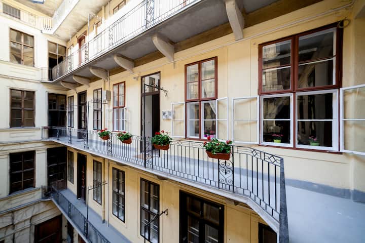 Cupi's Downtown Apartment With A/c - Budapest