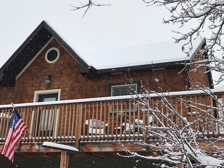 Downtown Apartment Near Colorado College - Colorado Springs, CO