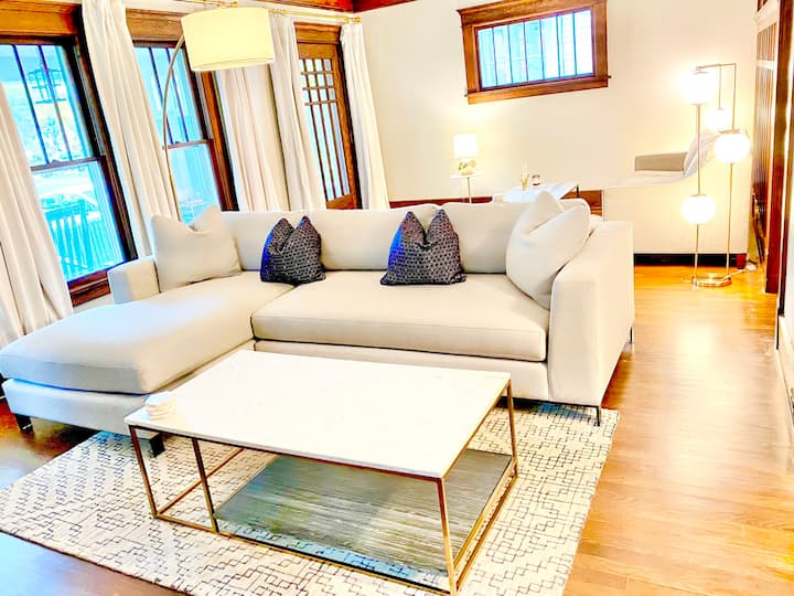 Comfortable & Modern Family Home - Eden, NY