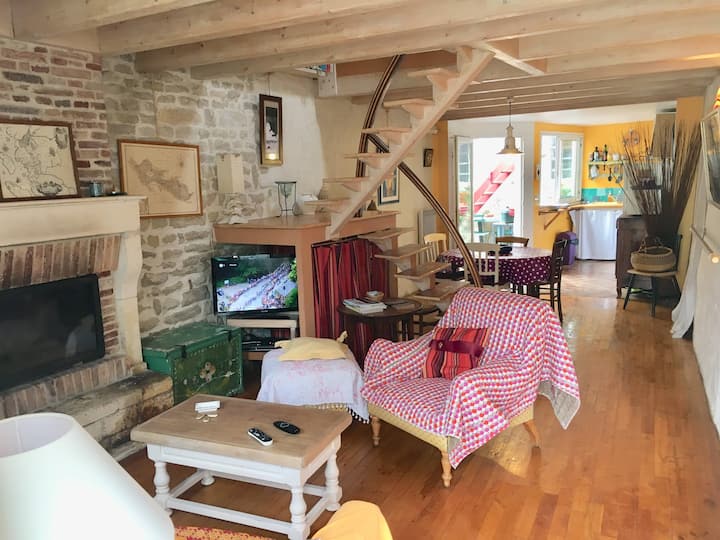 Maison T3 Bien Placée Et Pleine De Charme - La Flotte