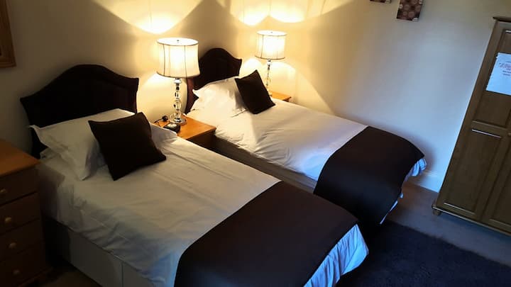 Trinity Manse - Room 7 (Patio Room) - Moray