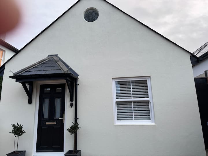 Detached Annexe In Farnham Centre - Farnham