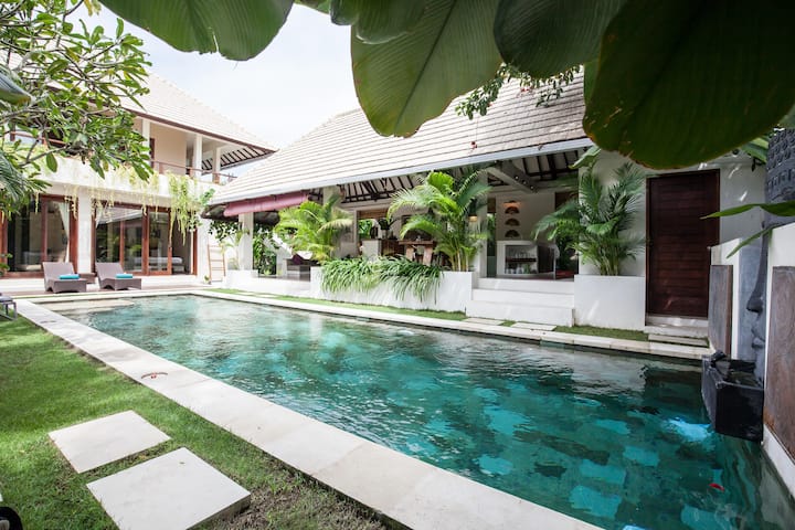 Beautiful Central Seminyak Oasis 4master 12m Pool - Kuta