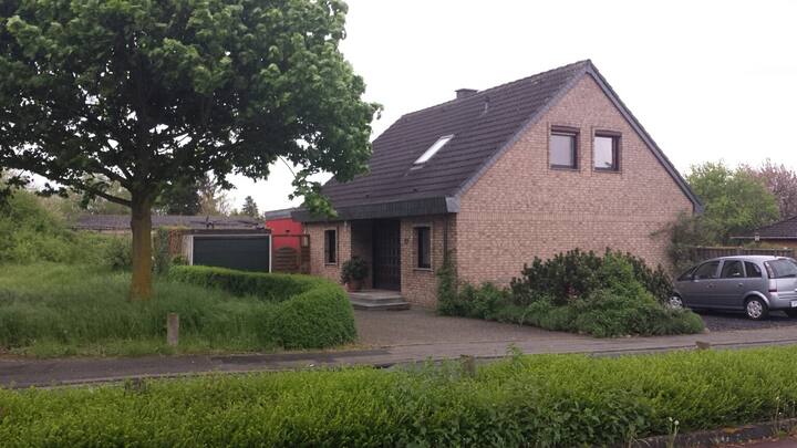 Schöne Wohnung, 3 Sz Für 2-5 Pers. Kerpen Bei Köln - Kerpen