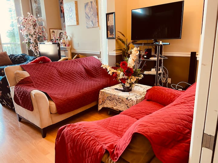 Vacation Private Room A / No A/c. Private Bathroom - Surrey