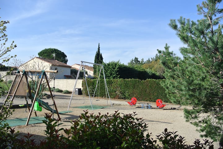 Mazet Avec Piscine Au Cœur De Fontvieille - Fontvieille