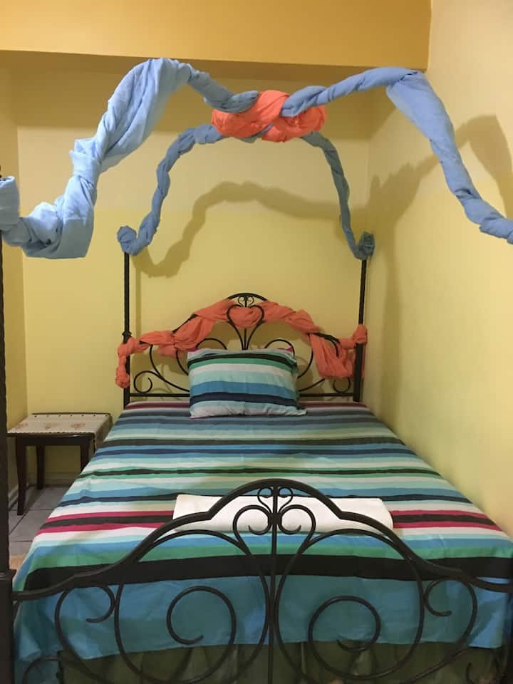 Shernest Guest House - Port of Spain