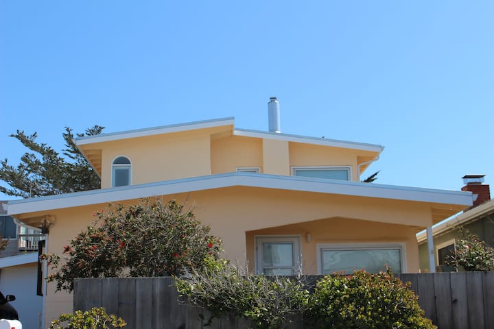 Nautical Beach House - Monterrey, CA