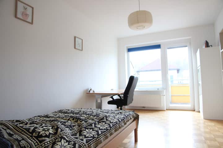 Garden View Room With Sunny Balcony - Klagenfurt