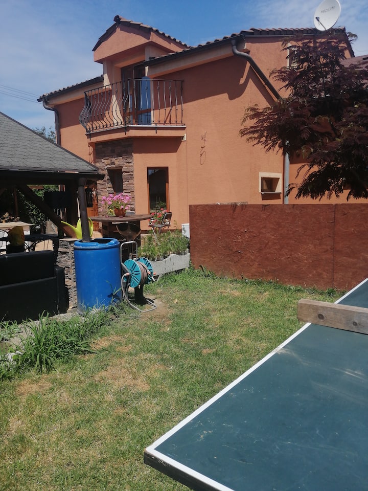 Ponúkame Dom S Terasou. Vzdialený Od Centra 5min.. - Bratislava