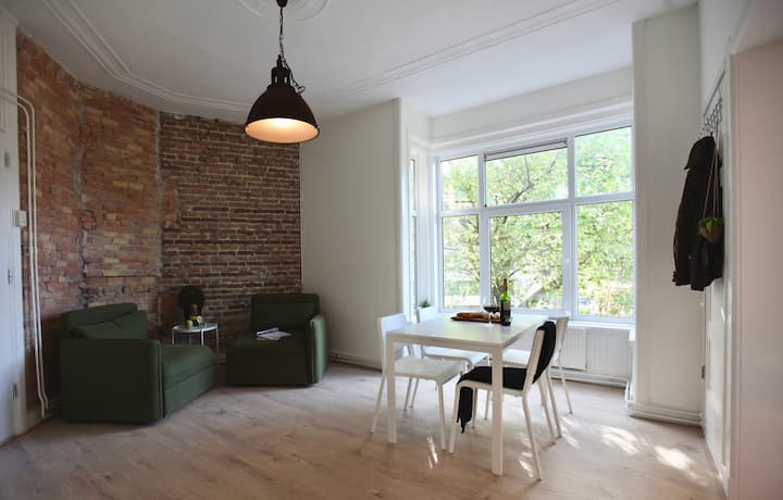 Light & Cozy Two-room Apartment - Rotterdam