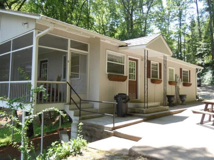 Lakeside Hideaway At Cedar Cliff - Hiawassee
