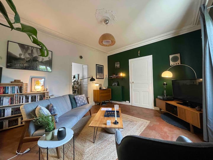 Mancelle Zola • Patio Avec Spa - Le Mans