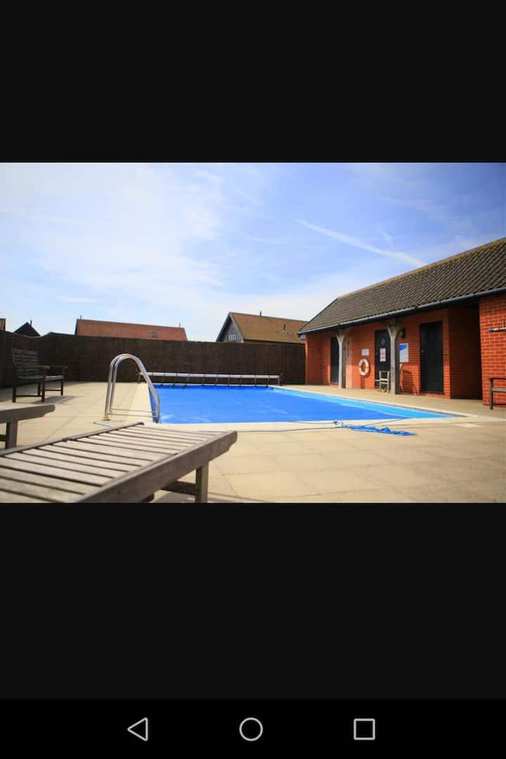 Silver Burch Holiday Cottage - Felixstowe